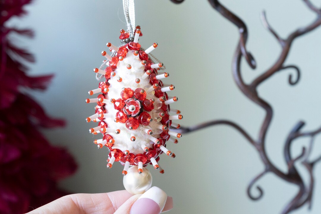 Vintage Handmade Beaded Oval Christmas Ornament, Push Pin Handmade ...