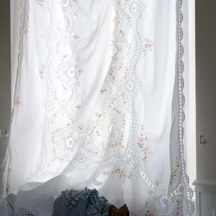 Stunning Vintage Hand Embroidered Window Panel/veil/table - Etsy