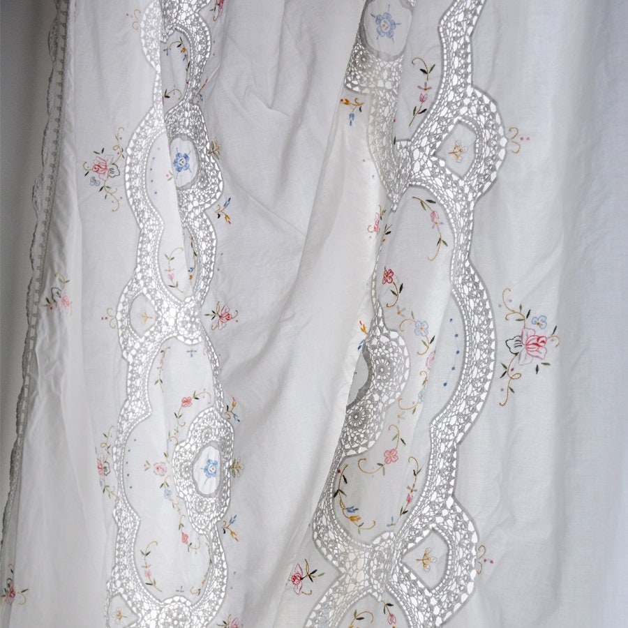 Stunning Vintage Hand Embroidered Window Panel/veil/table - Etsy
