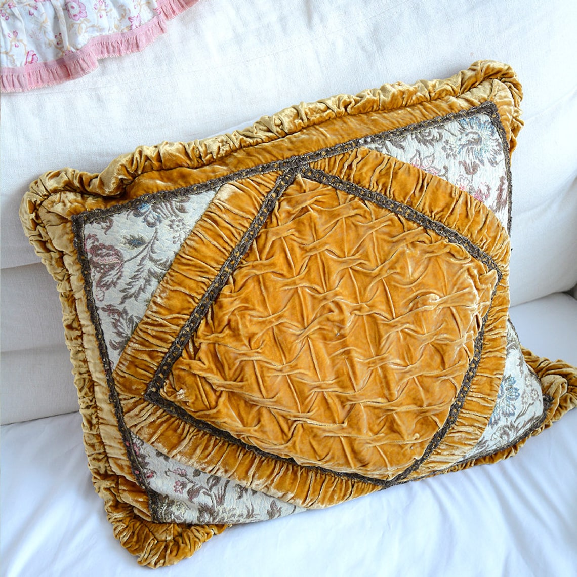Vintage Velvet Cushion - Etsy