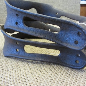 Vintage Cast Iron Stirrup Set of 2 > Antique Old Iron Western Gear ...