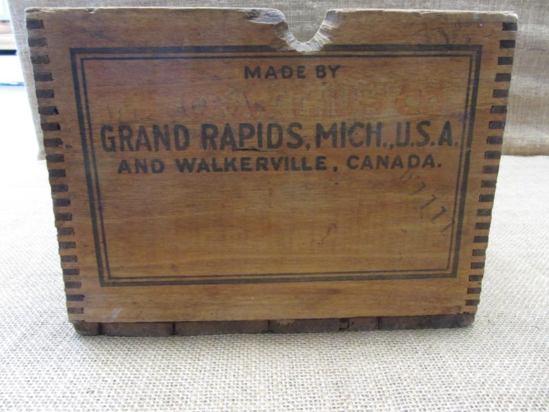 RARE Vintage Tanglefoot Wooden Box > Wooden Sanitary Fly Destroyer ...