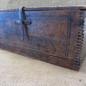 RARE Vintage Tanglefoot Wooden Box > Container > Wood Sanitary Fly ...