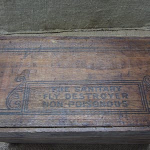 RARE Vintage Tanglefoot Wooden Box > Container > Wood Sanitary Fly ...
