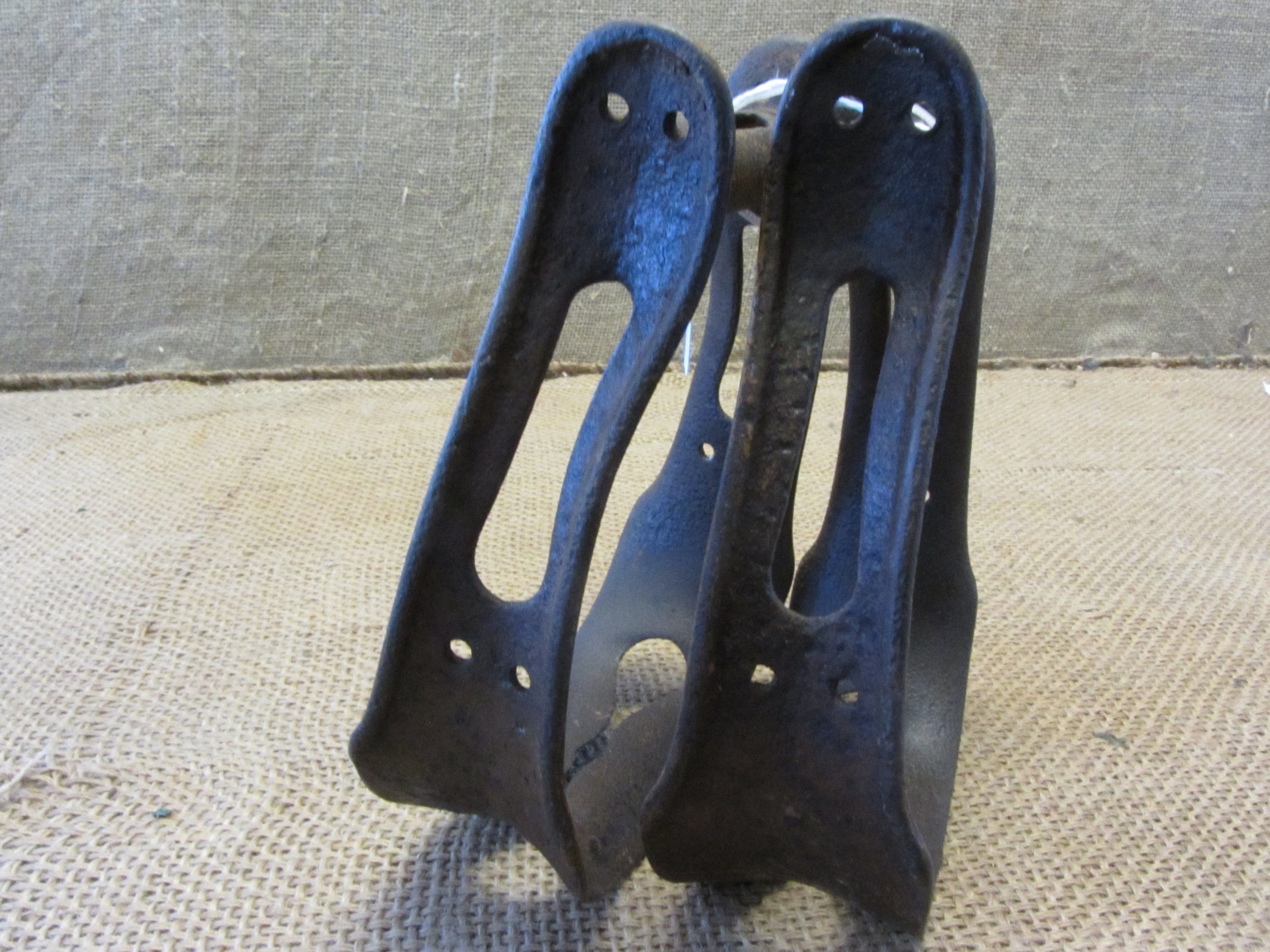 Vintage Cast Iron Stirrup Set of 2 > Antique Old Iron Western Gear ...