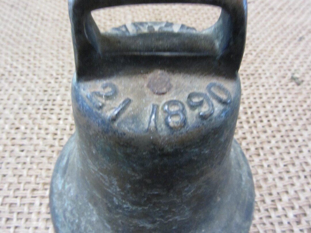 Vintage Cast Cow Bell W Original Clapper Brass? > Sheep Bells Antique ...