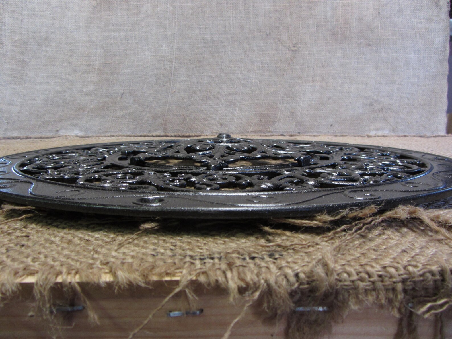 Vintage 1897 Round Cast Iron Register Grate > Antique Old Heat Vent ...