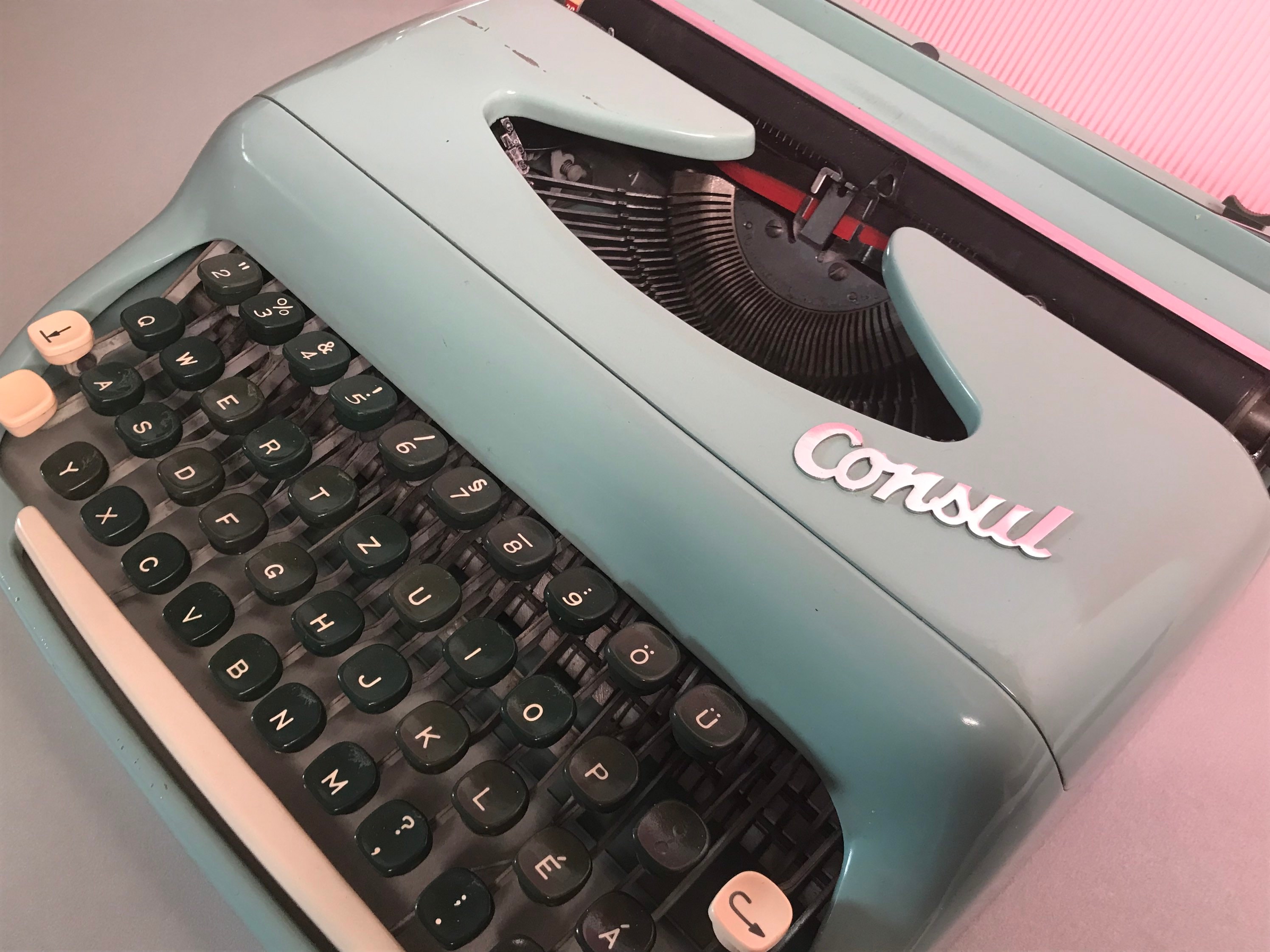 Consul Portable Typewriter 1960s WORKING Typewriter MINT - Etsy
