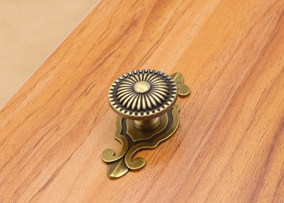 Vintage Style Rustic Knobs / Antique Bronze Black Dresser Knob - Etsy