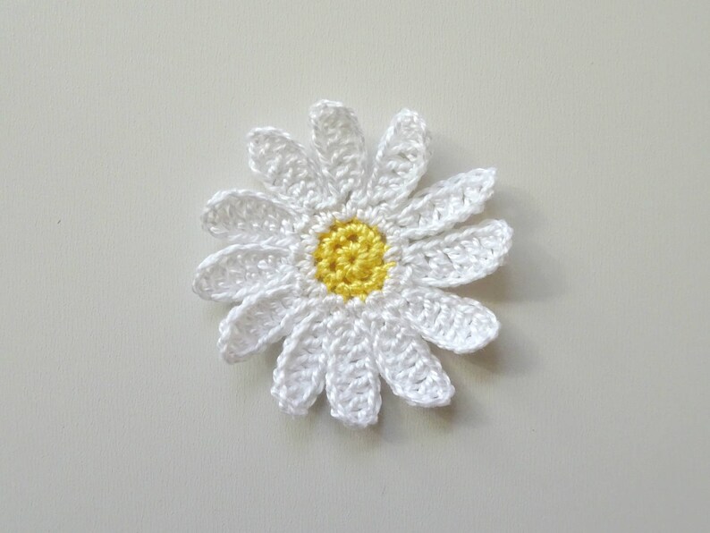 12 Petal Daisy Applique Pattern - Crochet Flower Pattern - Crochet ...