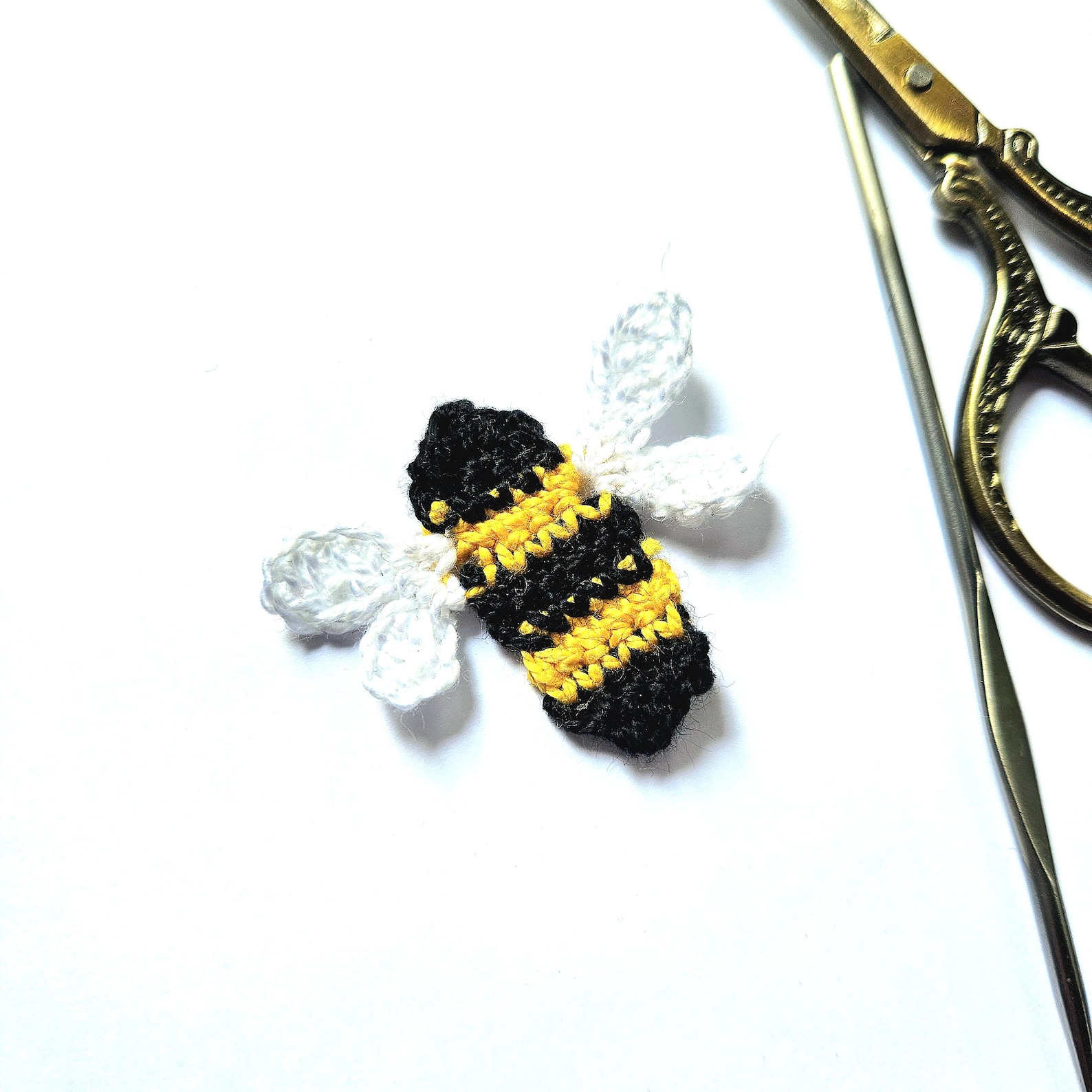 Crochet Bee Applique Pattern Bee Pattern Black and Yellow DIY Project ...
