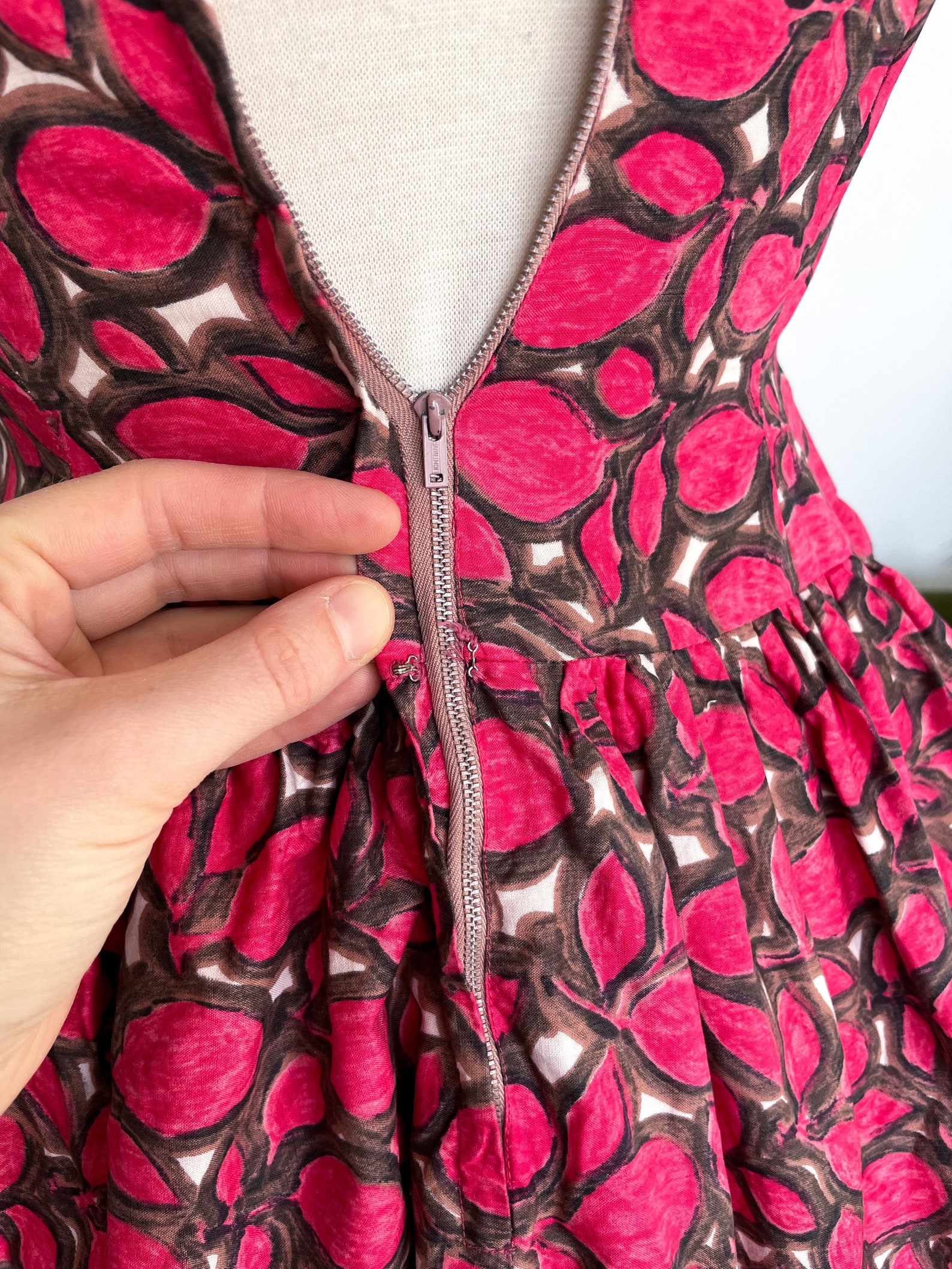 Vintage 1960s 'wendy' Tiered Cerise Abstract Floral Print Cotton Sun ...