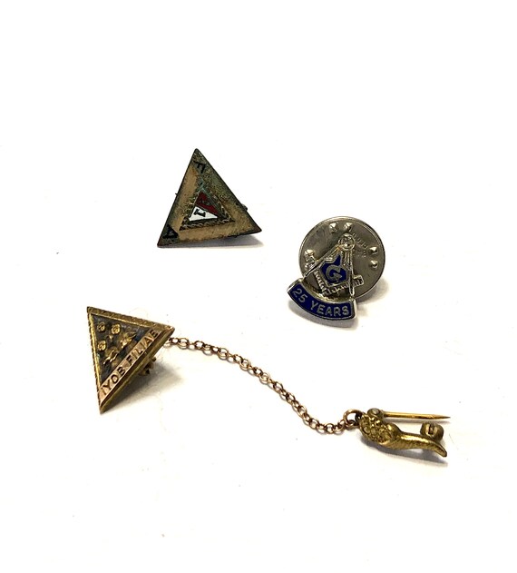 collectible mason masonic pin - Gem