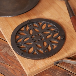 Leaf Trivet * Metal Trivet for Hot Dishes * Black Trivet for Hot Pan ...
