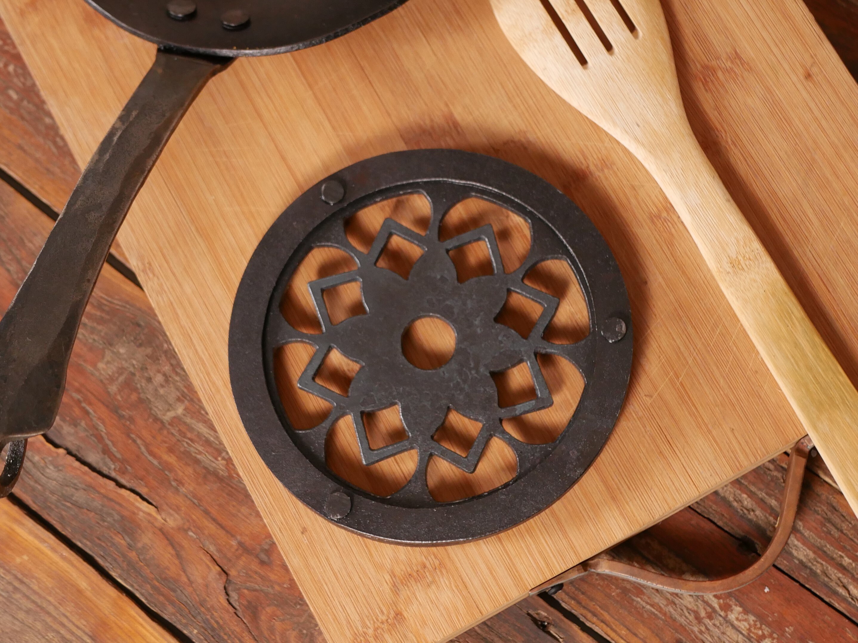 Flower Trivet * Metal Trivet for Hot Dishes * Black Trivet for Hot Pan ...