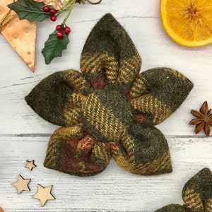 Harris Tweed® Flower Brooch: Plaid Tartan Corsage Pin Navy Blue - Etsy