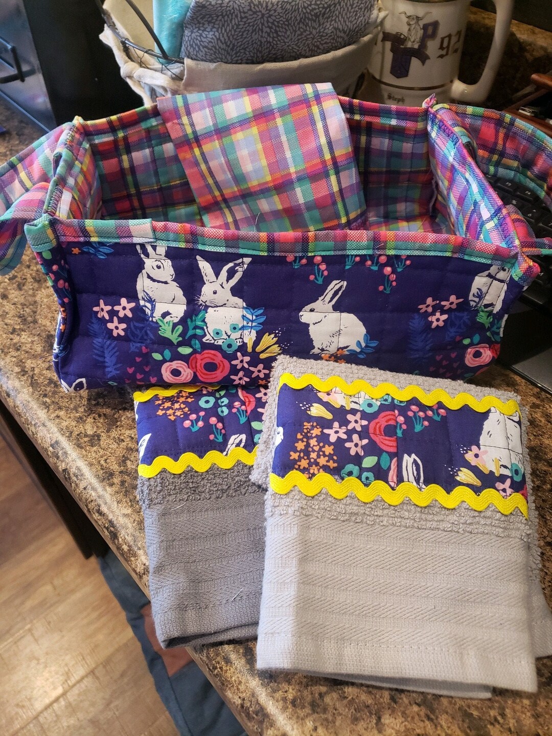 Quilted Easter Themed Gift Basket Bread Dinner Roll Basket With Cover ...