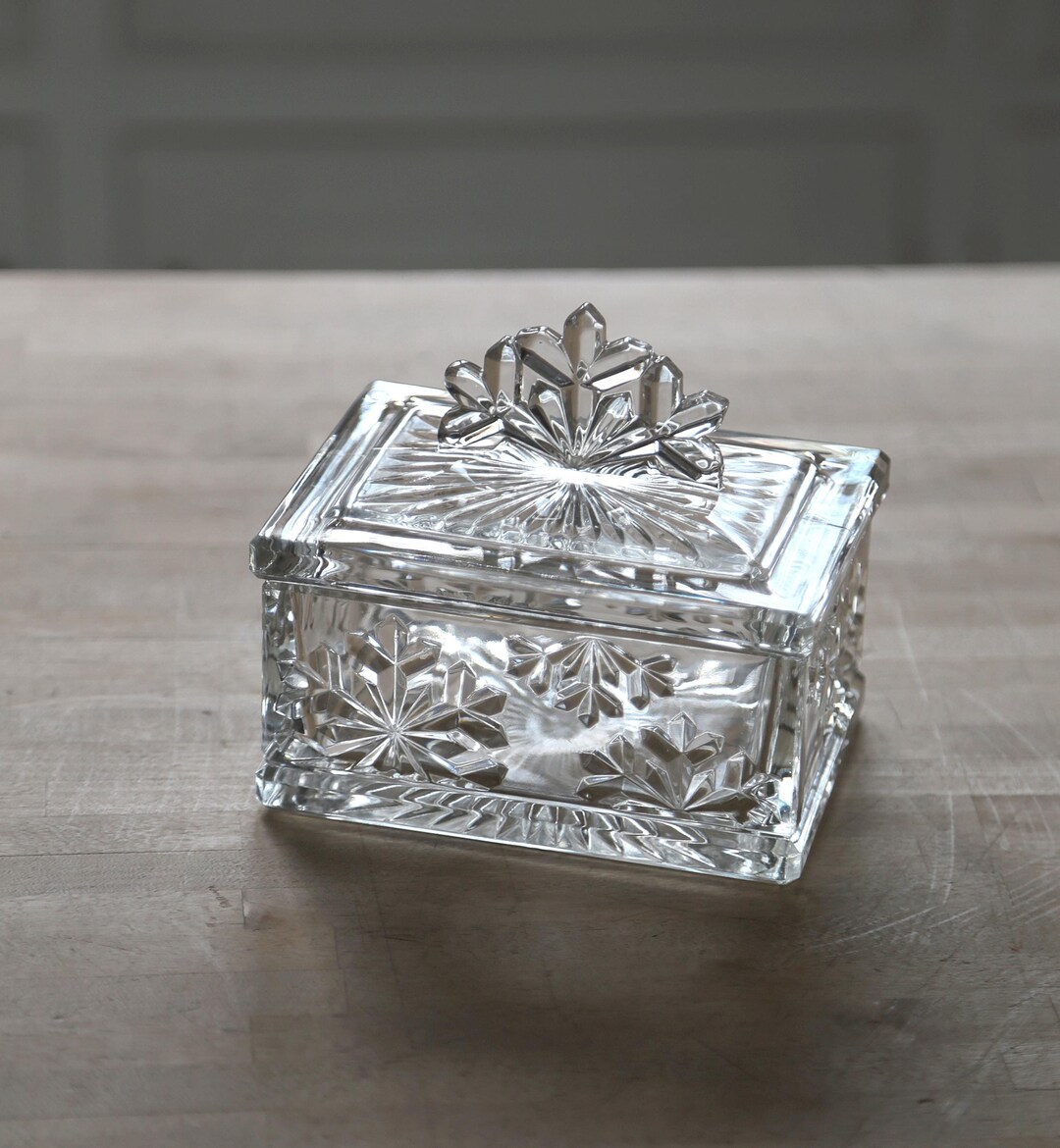 Vintage Glass Box With Cut Glass Snowflake Pattern and Snowflake Finial ...