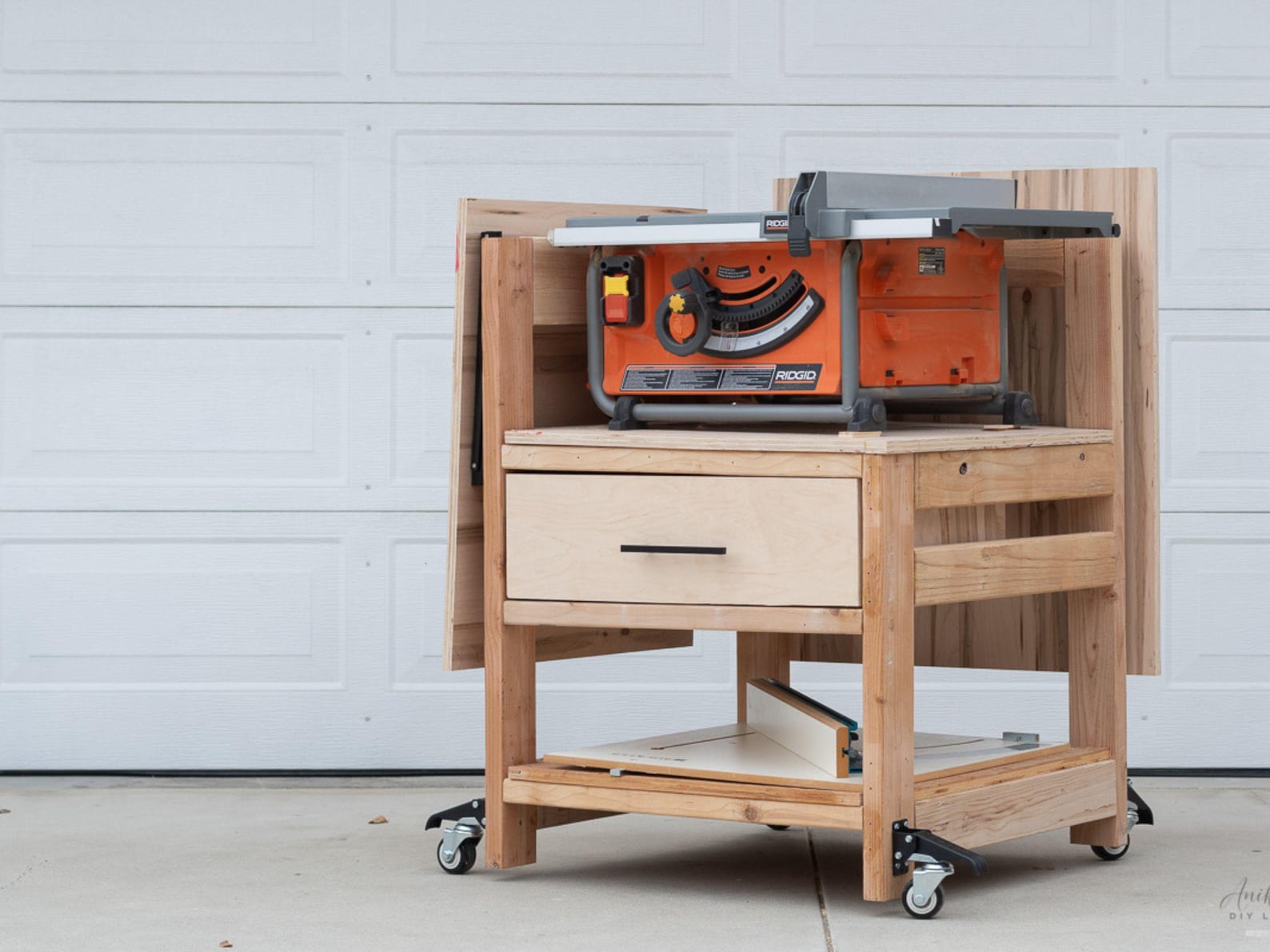 DIY Compact Table Saw Stand With Folding Outfeed Table and Extension ...
