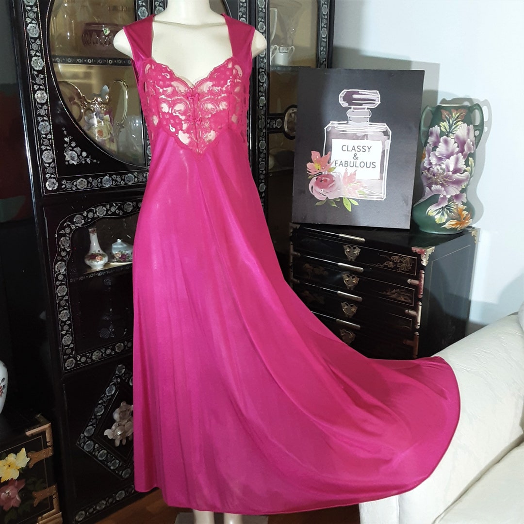 Vintage 1960s Nightgown Sweetheart Neckline in Fuchsia Pink Bust 36 to ...