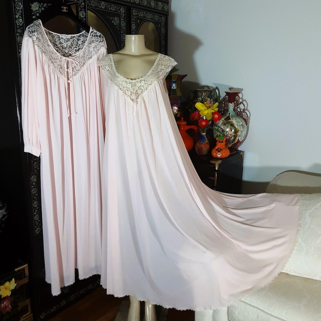 Vintage Pink Nightgown Peignoir Set by Miss Elaine Bust 42 and 44 ...