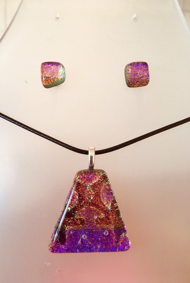 Bright Pyramid of Peach and Pink Pendant Set - Etsy