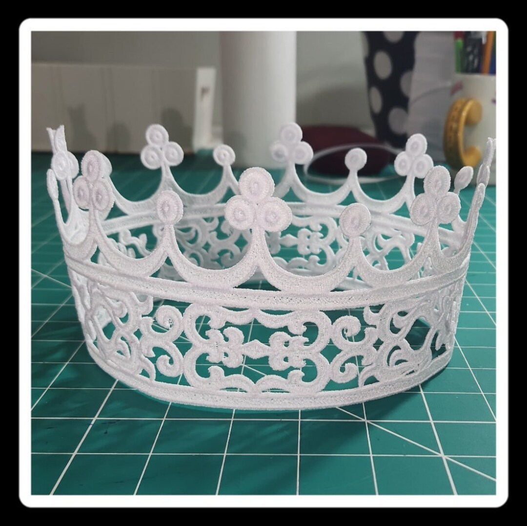 Custom Free Standing Lace FSL Crown - Etsy