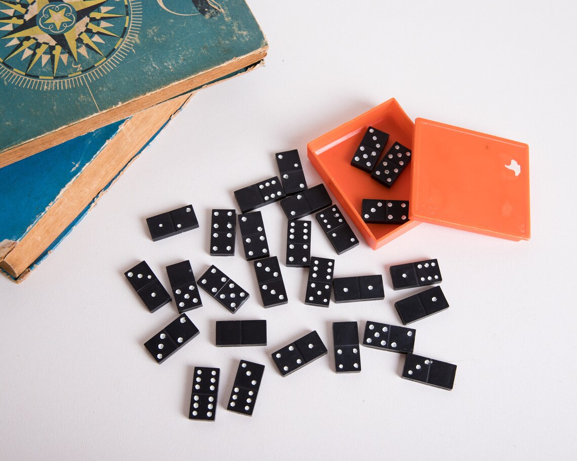 Domino Game Plastic Domino Box and Domino Tiles Vintage Toy | Etsy