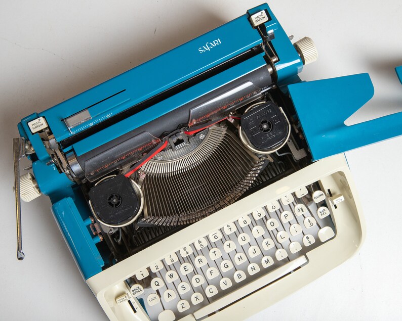 Imperial Safari Typewriter, Made in Portugal, QWERTY Keyboard, 1960s ...