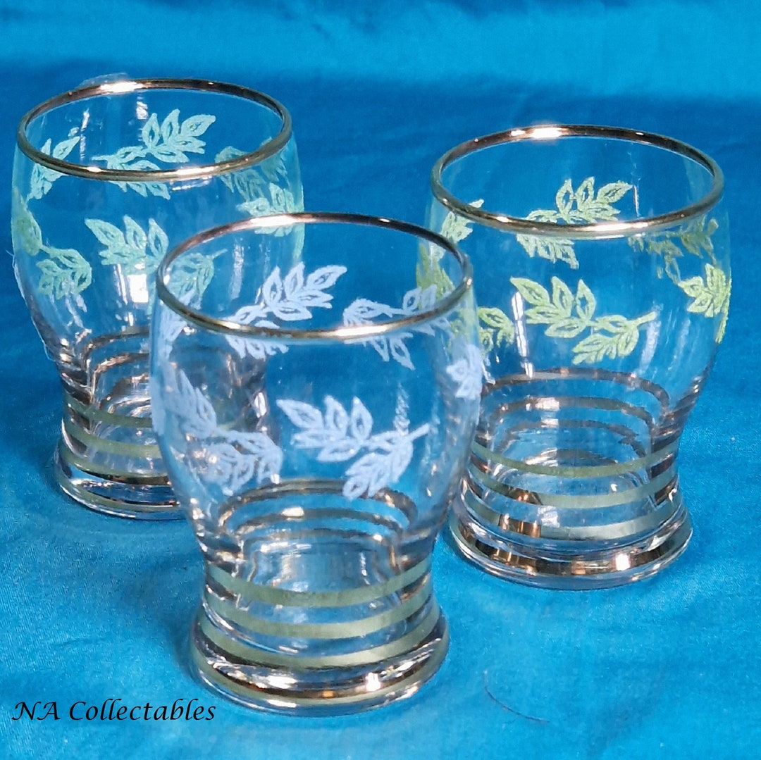 Set of 3, Mid Century Shot Glasses, Coloured Laurel Leaf Design & Gold ...