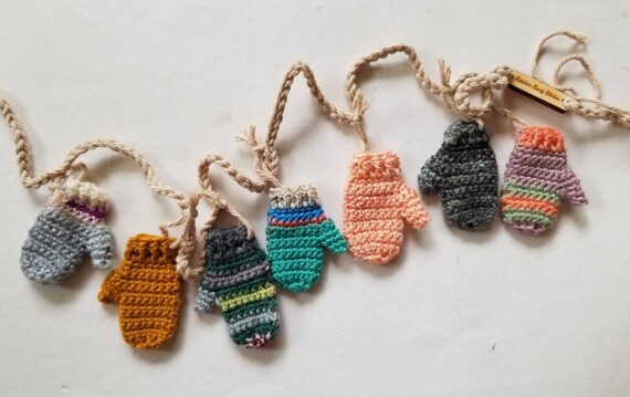 3 Ft Mini Mitten Garland / Clothesline of Mittens / OOAK Funky - Etsy