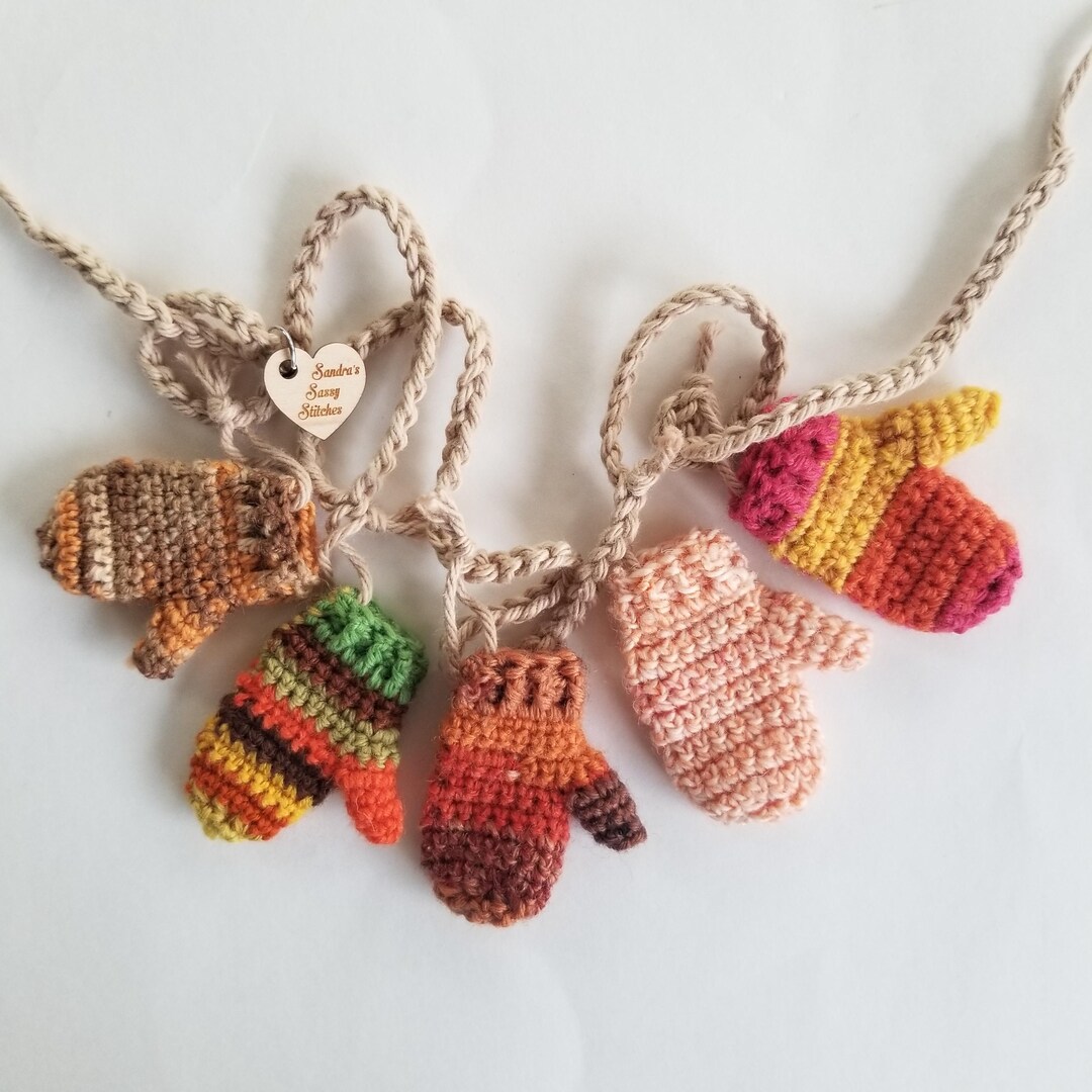 Short Funky Clothesline of Mittens - Choice of Garlands / Colourful ...