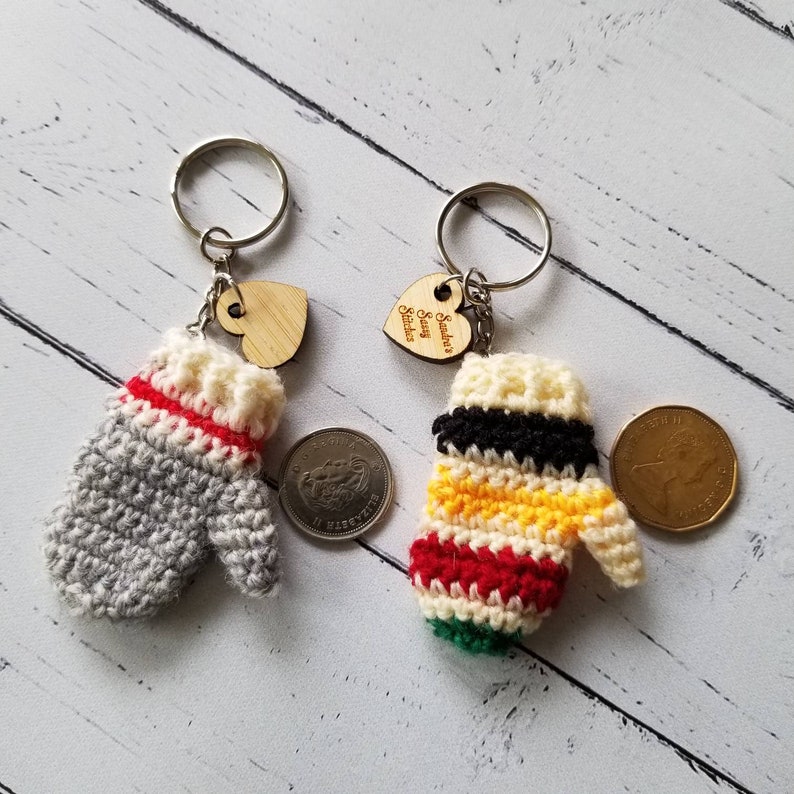 Mitten Key Chain - Handmade Mini Mitt Quarter Keeper Keyring - Shopping ...