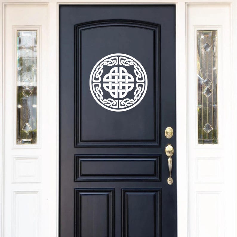 Celtic Knotwork Circle With Knot Vinyl Decal | Irish Gaelic | Die Cut ...