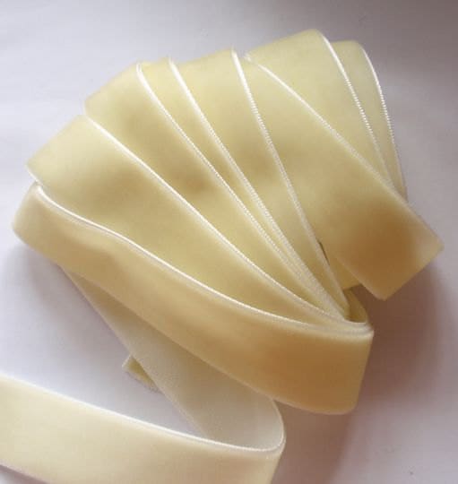 5 Yards 7/8 Inches Velvet Ribbon in Ivory RY78-04 - Etsy