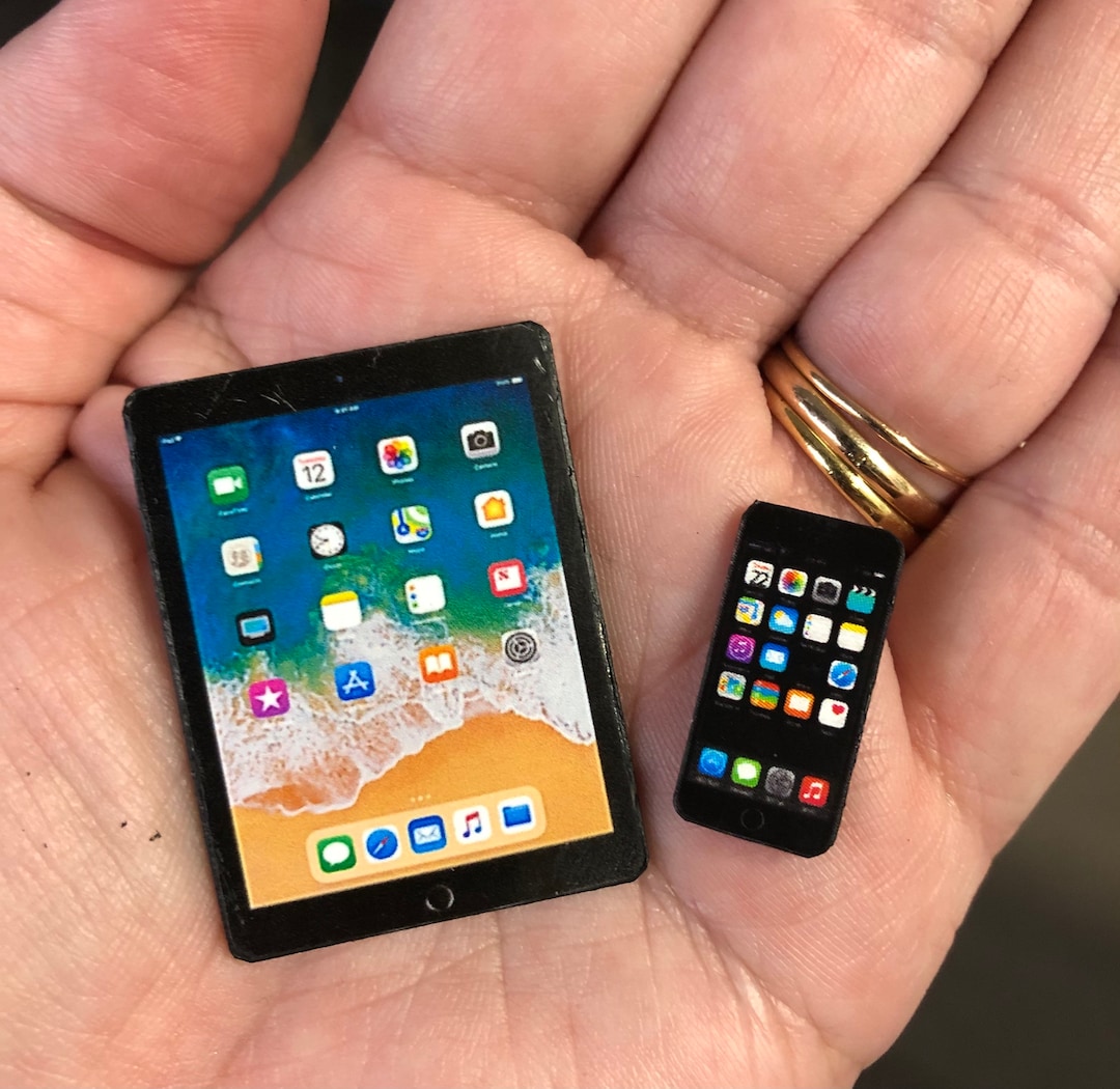 1:6 Scale Dolls House iPad and iPhone (2 Pieces) - Etsy