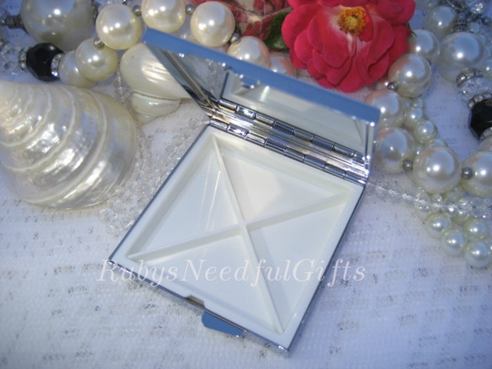 Square Pill Case, Retro Diva Pill Case, Pill Box, Pill Container, Best ...