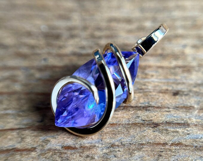 Mt St Helens Obsidianite in 14k Gold Pendant - Etsy