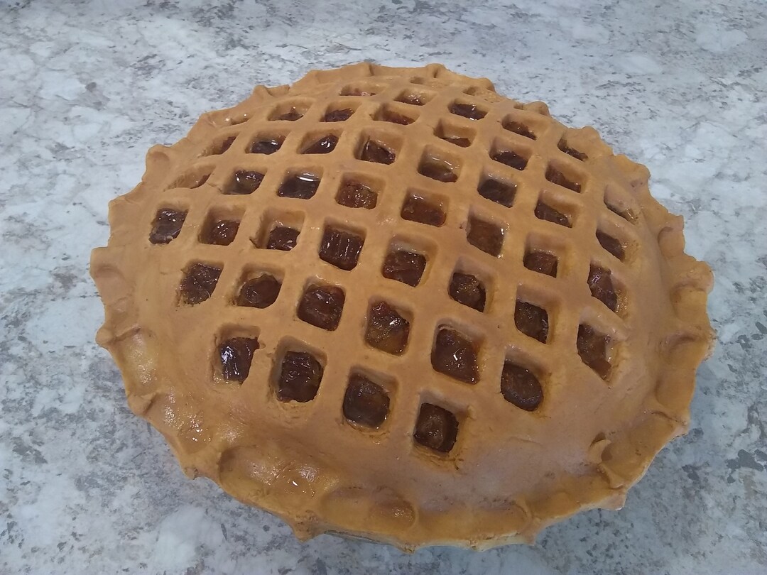 FAKE Minced Meat Pie Very Realistic - Actual Pie Size 9" - Looks and ...