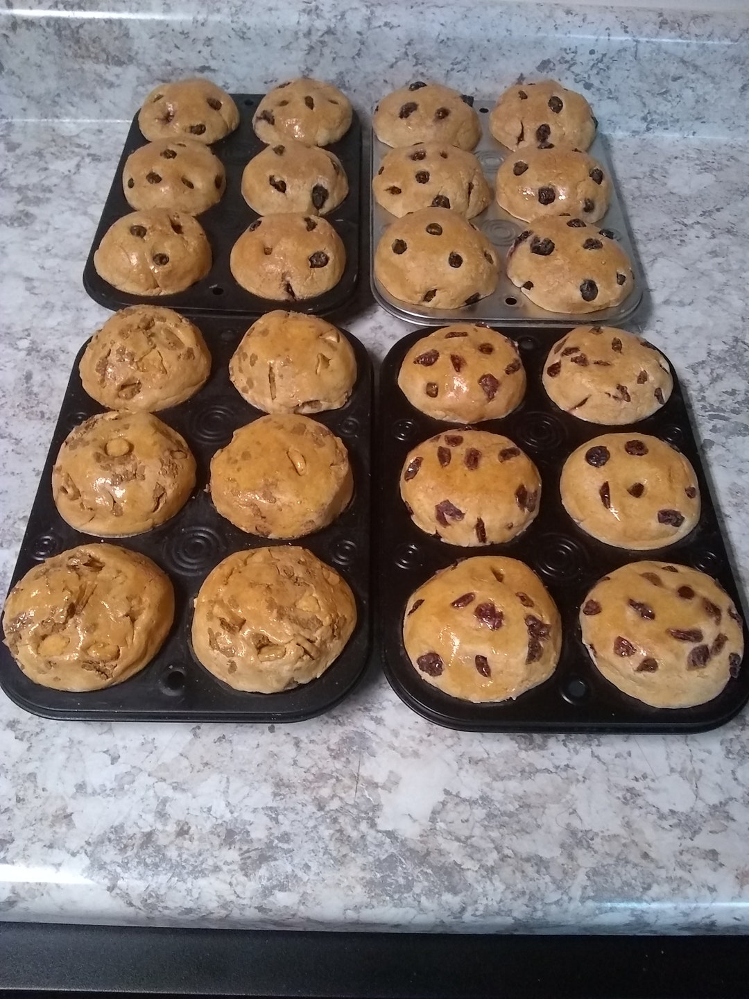 Fake Muffins in Silver or Look a Like Cast Iron Pan - Great for Movie ...