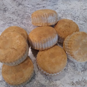 Fake Biscuits (6) Look Very Realistic - Farmhouse, Primitive, Country ...