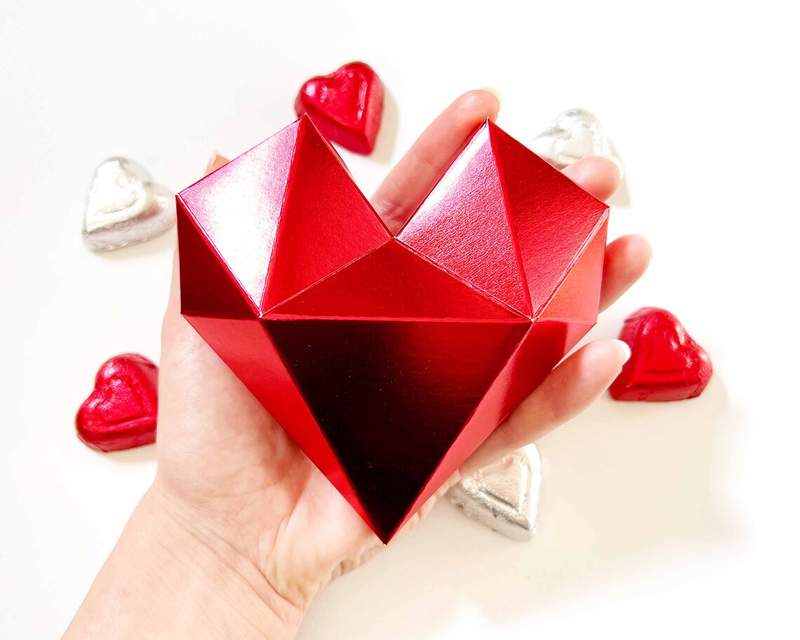 3D Low Poly Heart Box SVG File, Valentine's Day Candy Box Pattern ...