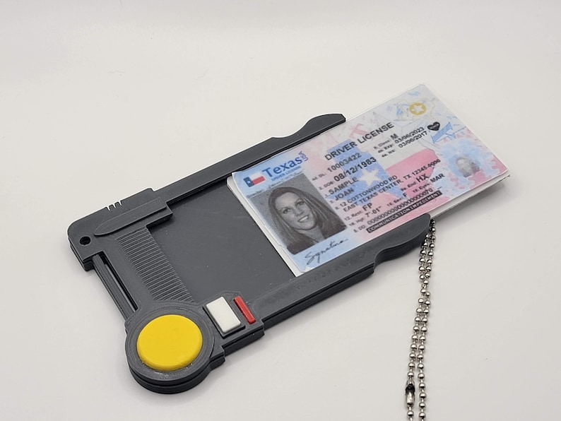 Fifth Element Multipass Identification Card and Driver's License Holder ...