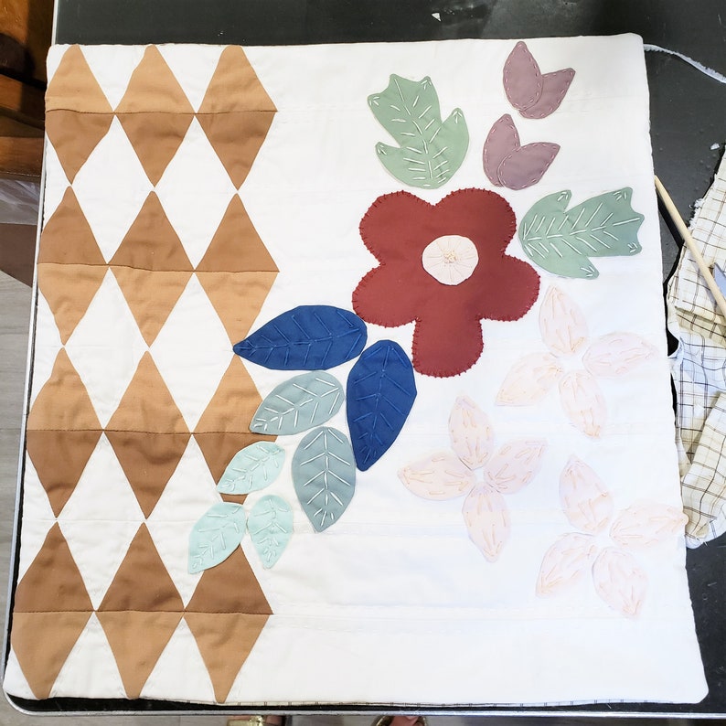 Modern Quilted Pillow Pattern With Appliqué Details Anniken - Etsy