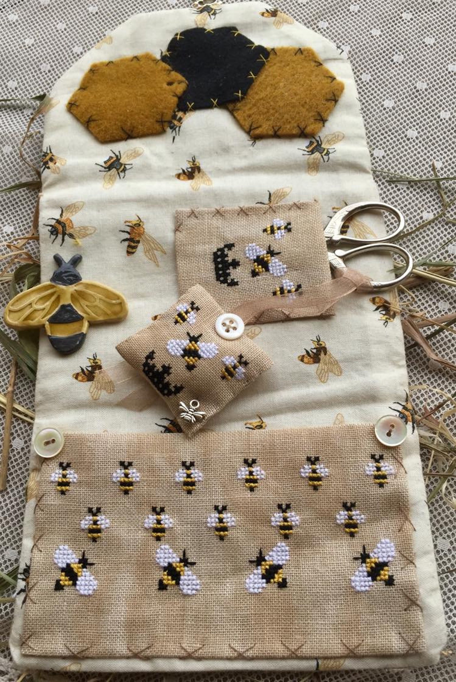 Bee Needlebook Pdf Chart - Etsy