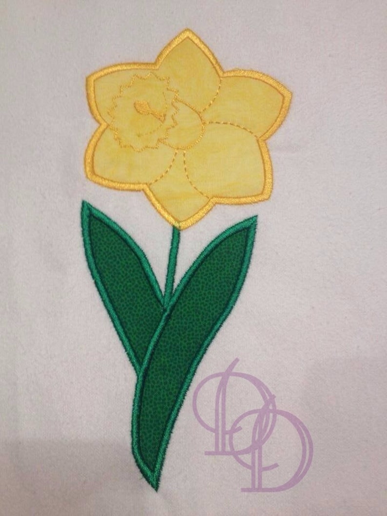 Applique Daffodil Flower Machine Embroidery Digital Design - Etsy