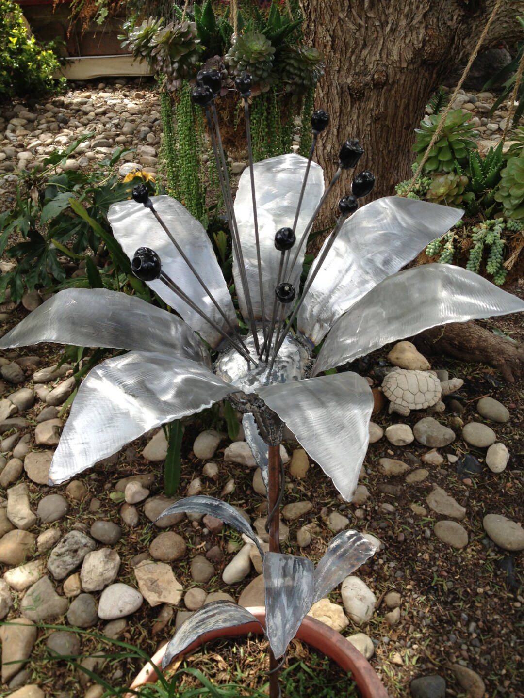 Metal Lilly Flower, Custom Painted Flower Sculpture, Handmade Lilly ...