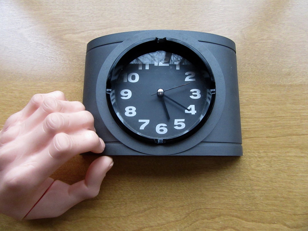 Vintage Desk Clock Minimal Modern Working Condition Black Eighties ...