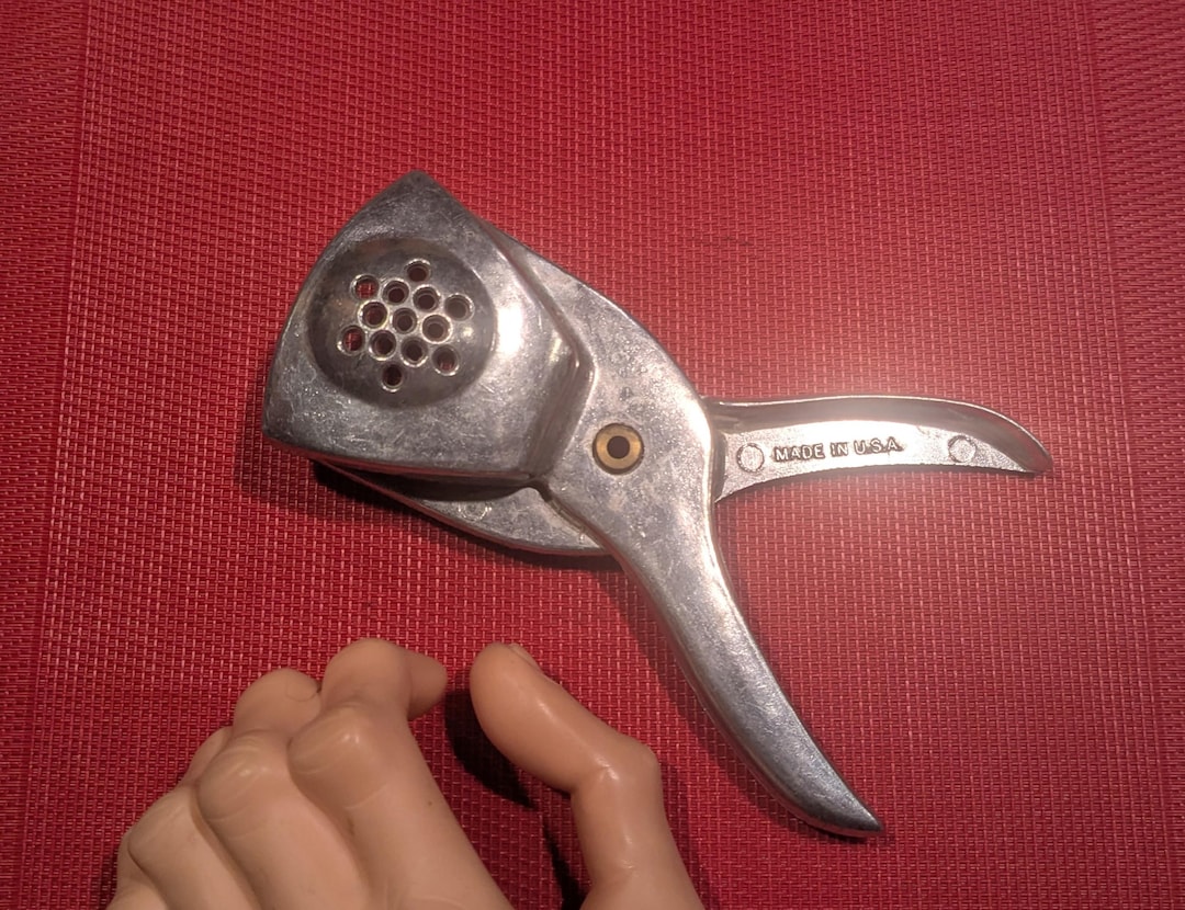 Mid Century 50s 60s Irwin Ware Lemon Lime Juicer Steel Mighty Jaw ...