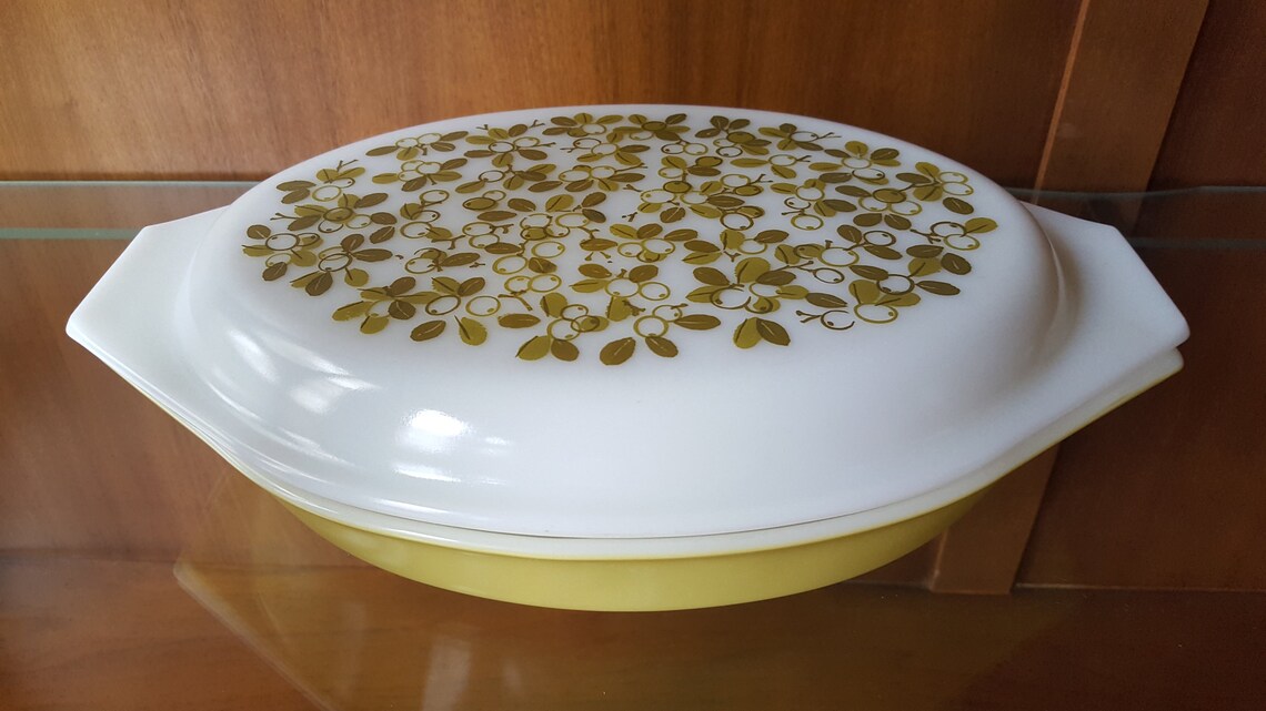 Vintage Green Pyrex Casserole Dish Green Verde Olive Pattern | Etsy